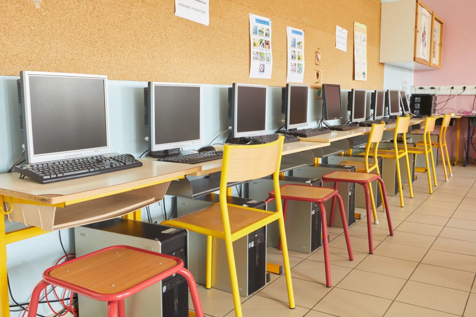 Les écoles > Commune d'Yvré-le-Pôlin